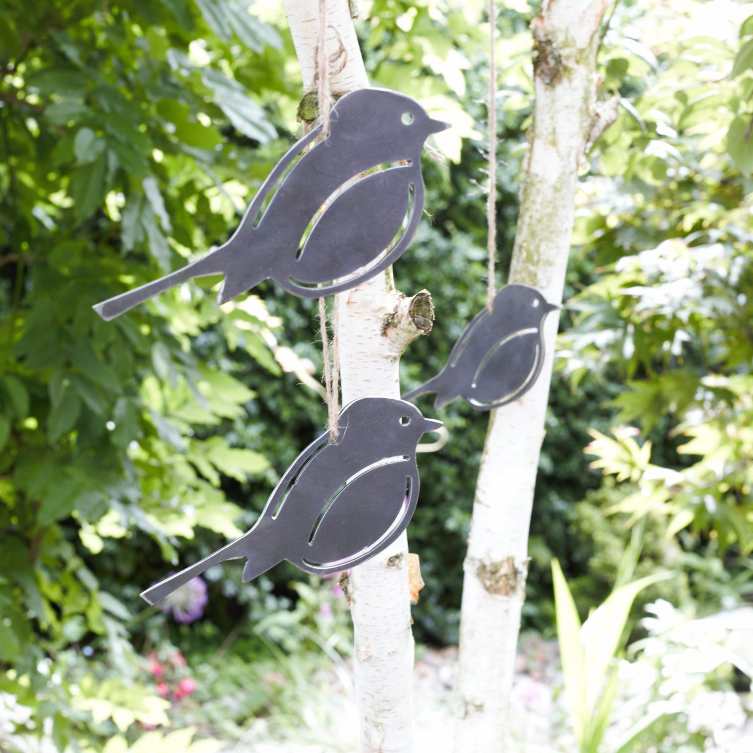 Hanging Metal Robin - Coach House Forge